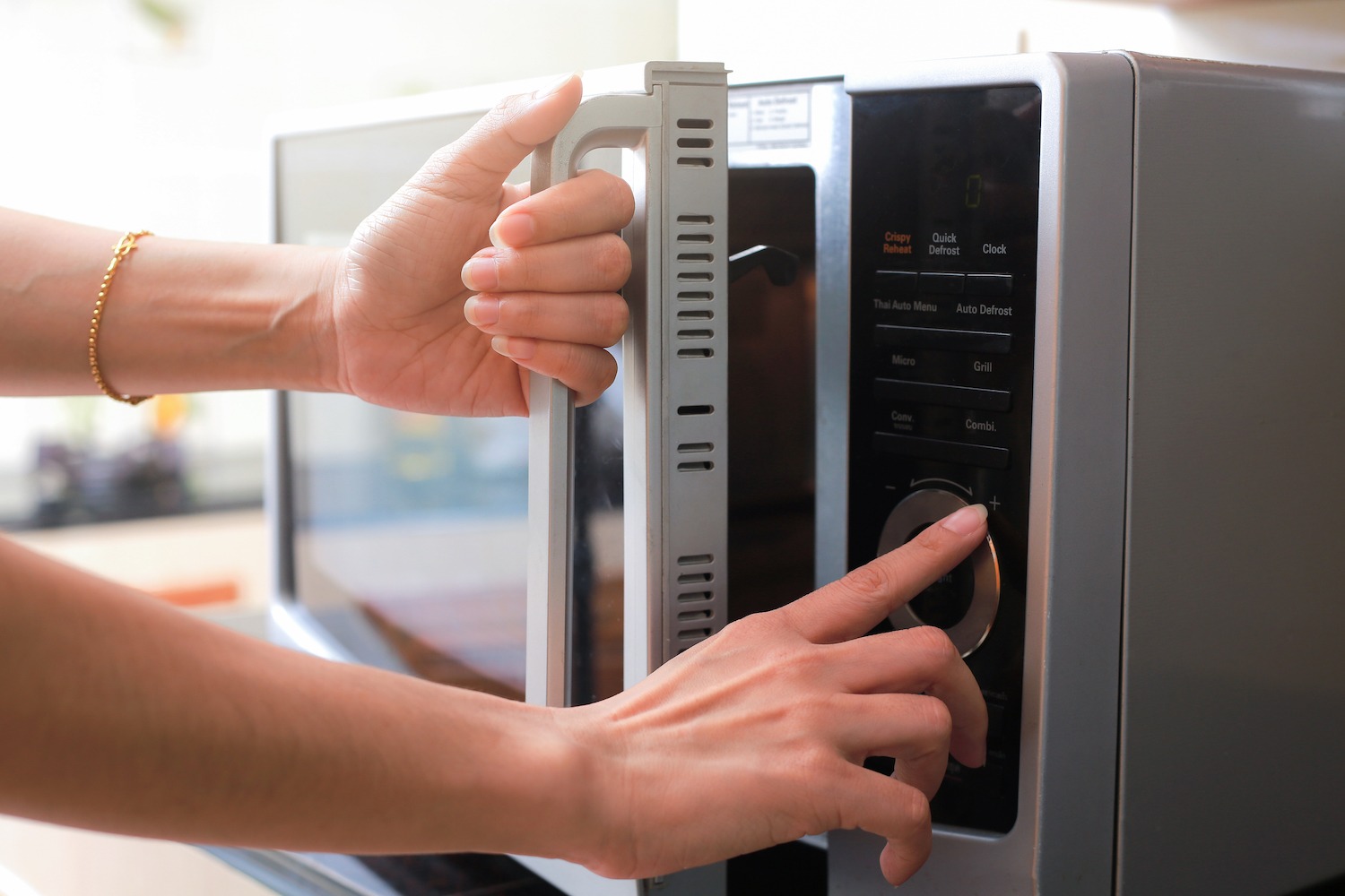 How to Fix a Broken Microwave Door Handle - AppliancePartsPros Blog